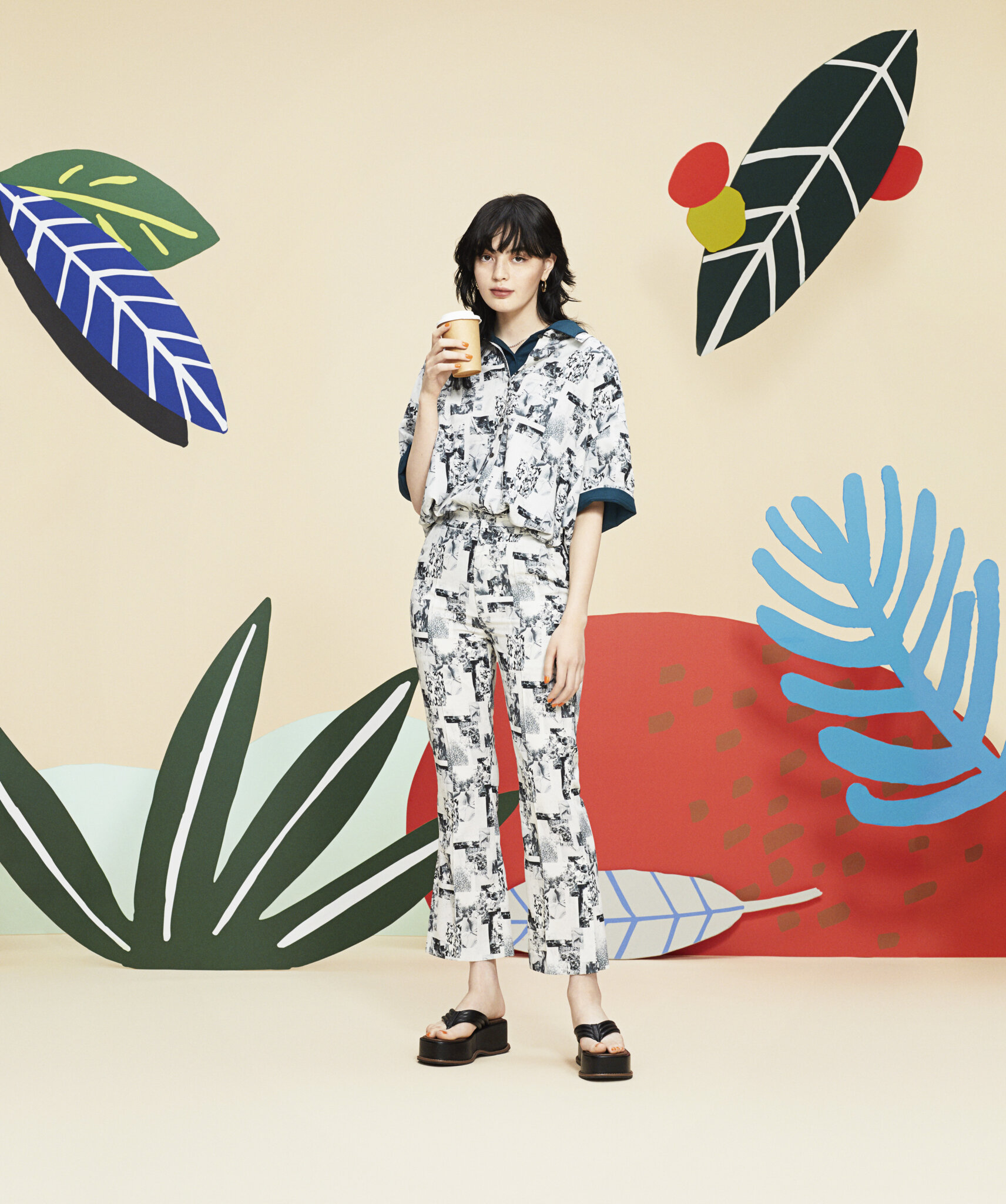 【JEANASIS 20周年プロジェクト】その第一弾「COFFEE COLLECTION」では、コーヒーかすを再利用したシャツ・パンツなどが ...